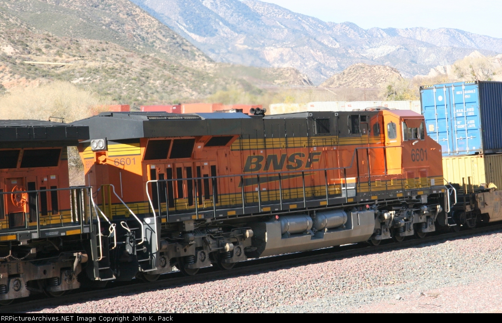 BNSF 6601